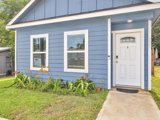 286 Westchase St, Montgomery, TX 77316 | MLS #51240 | Compass
