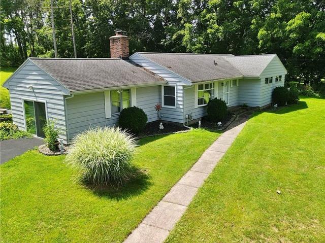 286 Taylor Rd, Honeoye Falls, NY 14472