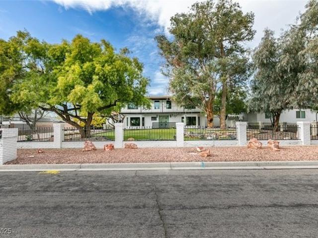 2875 Rosanna St, Las Vegas, NV 89117