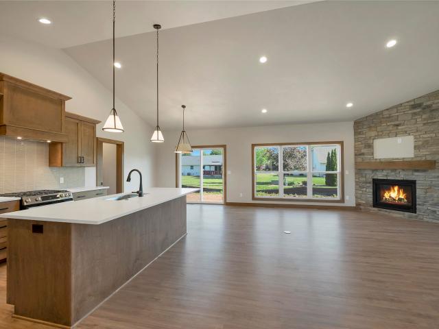2875 STELOR Drive