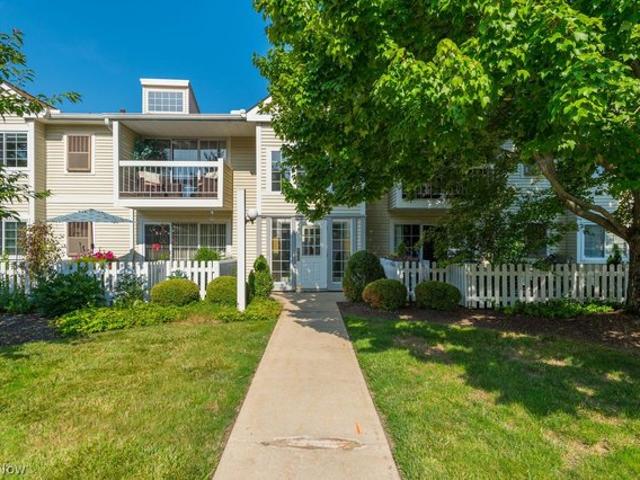 2877 N Bay Dr Apt O5, Westlake, OH 44145