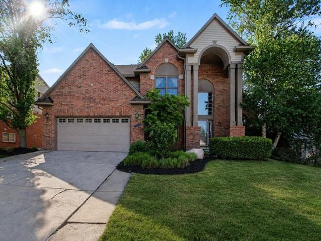 2877 Leslie Park Cir, Ann Arbor, MI 48105