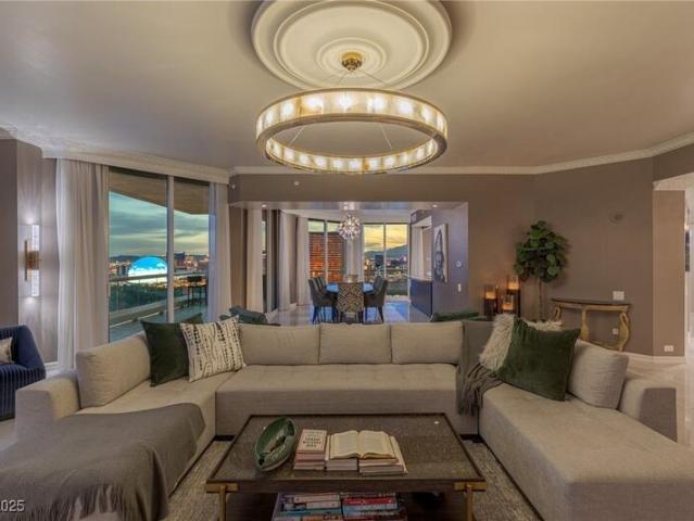 2877 Paradise Road, 3303, Las Vegas, NV 89109