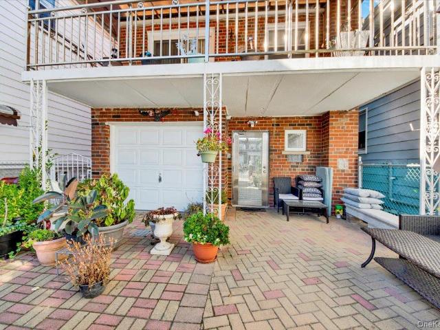 2877 Waterbury Avenue | Compass