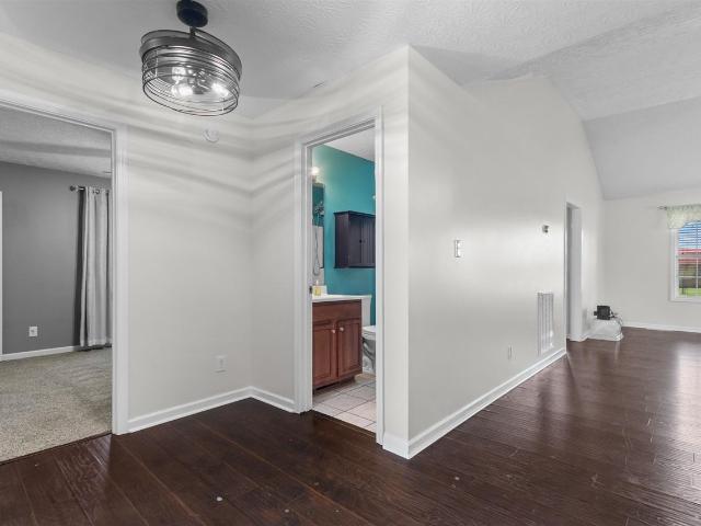 2877 Yearling Avenue