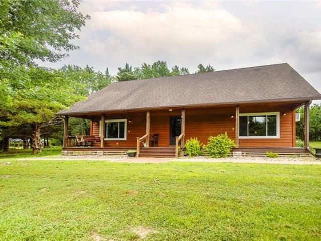 28784 E 1300th Rd, Garnett, KS 66032