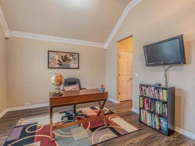 2878 Crestview Drive