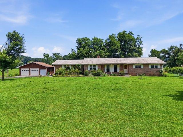2879 E Broomtown Rd, LaFayette, GA 30728