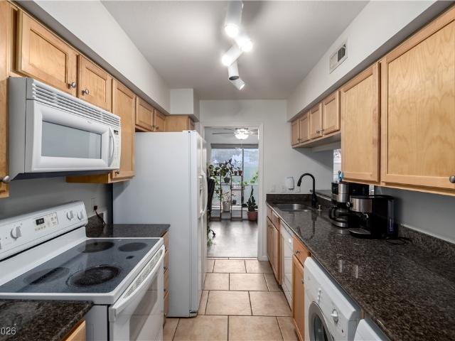 2879 Geary Place 2813