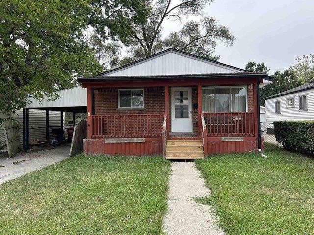 28705 Waverly St, Roseville, MI 48066