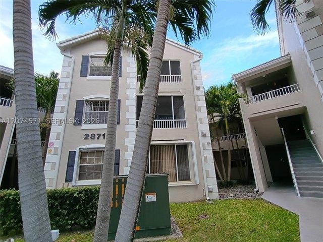 2871 N Oakland Forest Dr Apt 210, Oakland Park, FL 33309