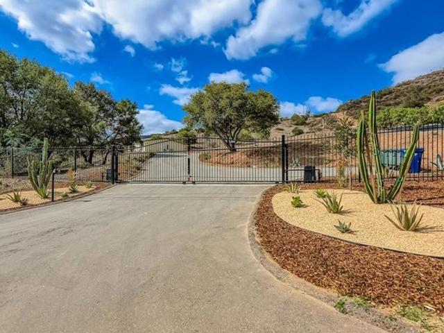 28720 N Twin Oaks Valley Rd, Bonsall, CA 92003