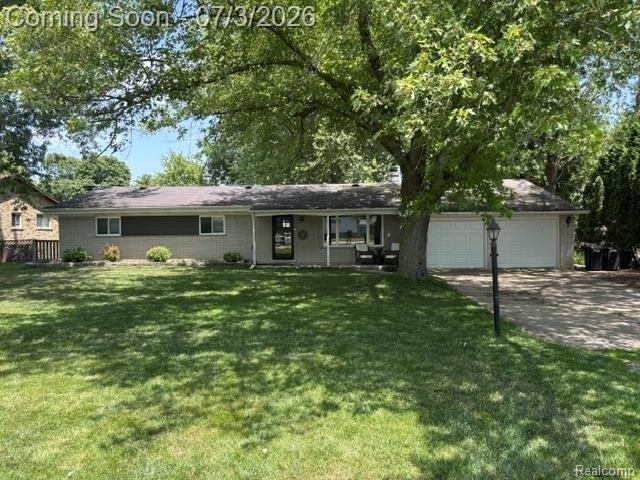 28731 Elbamar Dr, Grosse Ile, MI 48138
