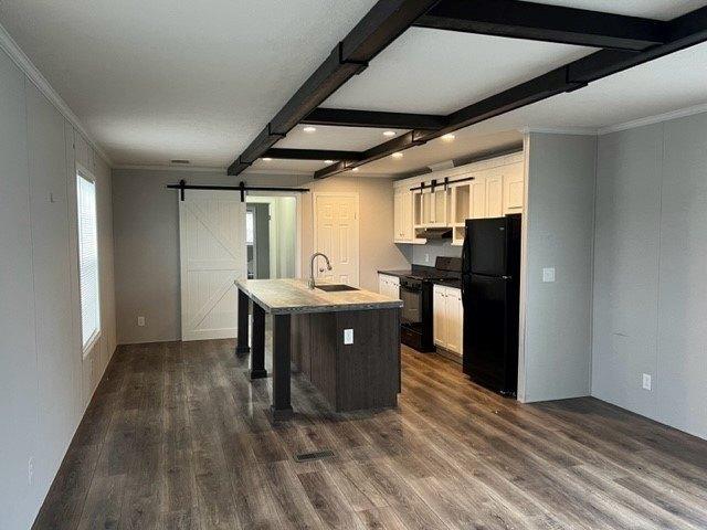 28734 Beechwood Ave, Flat Rock, MI 48134