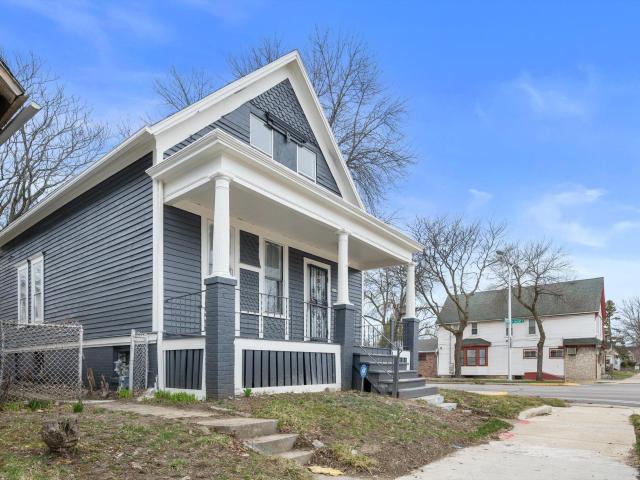 2873 N Dr, Milwaukee, WI 53212 | MLS #1955