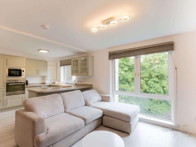 2873L Craigmount Hill, Edinburgh, EH4 8HW
