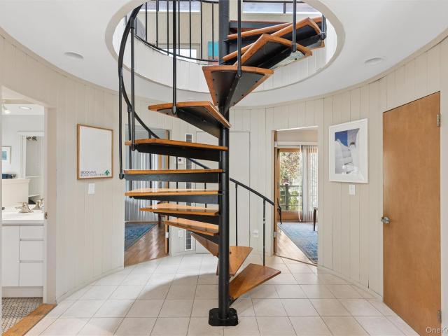 287 Bay Walk