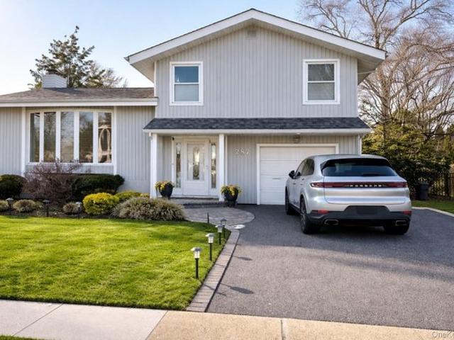 287 Birchwood Park Dr, Syosset, NY 11753