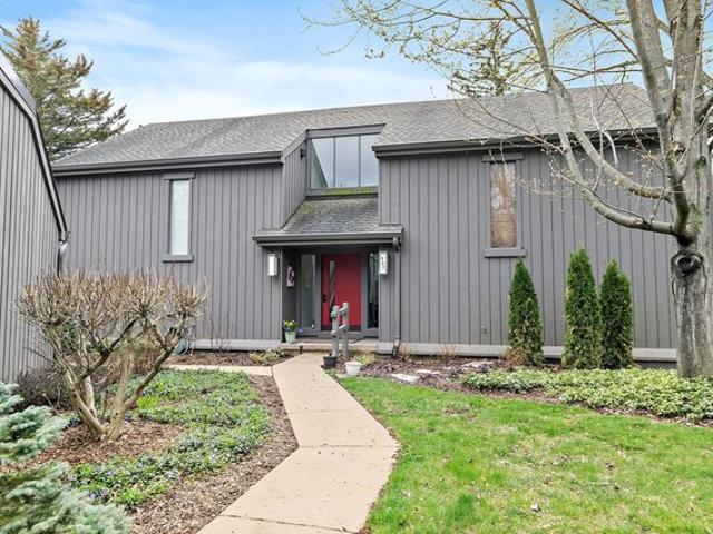 287 Deer Trail Ct Apt D, Lake Barrington, IL 60010