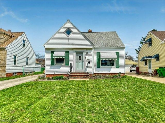 287 E 330th St, Willowick, OH 44095