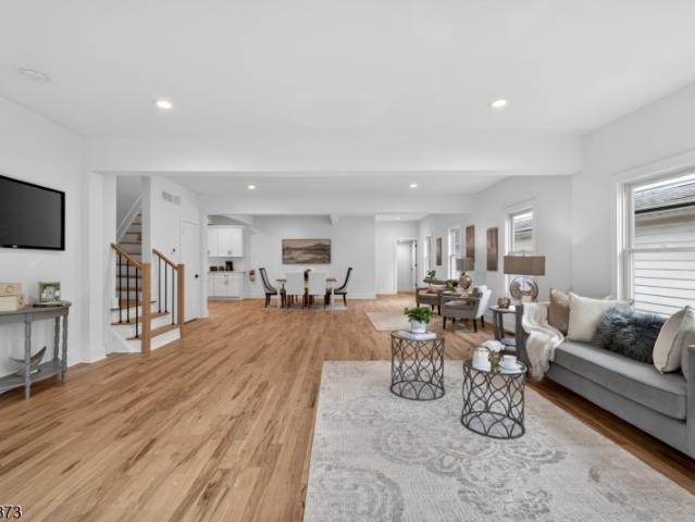 287 Orange Rd