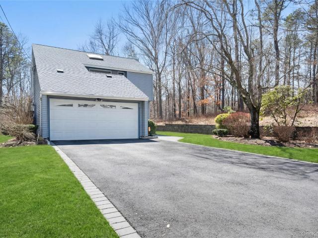 287 Peconic Ter, Calverton, NY 11933 | MLS #982082 | Compass