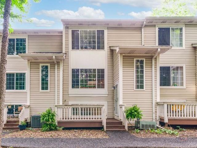 287 W Whispering Oaks Ln, Round Lake, IL 60073