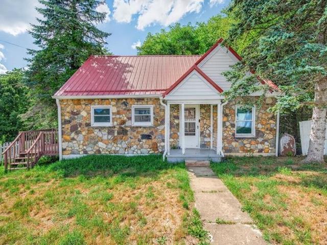 287 Tabernacle Rd, Fries, VA 24330