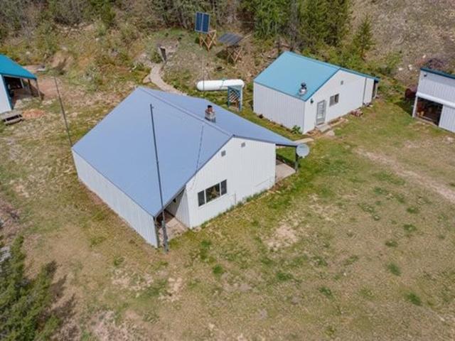 2884 Morris Rd, Naples, ID 83847
