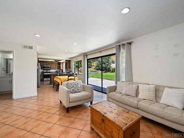 2884 Brandeis Dr