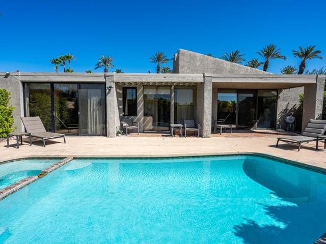 2884 Sundance Cir W, Palm Springs, CA 92262
