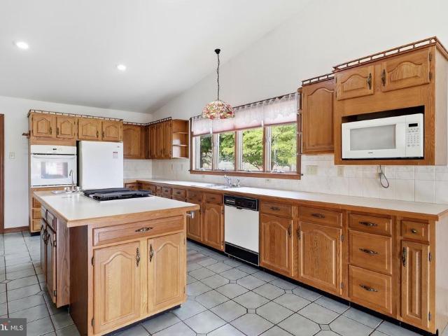 2884 Sunset Drive