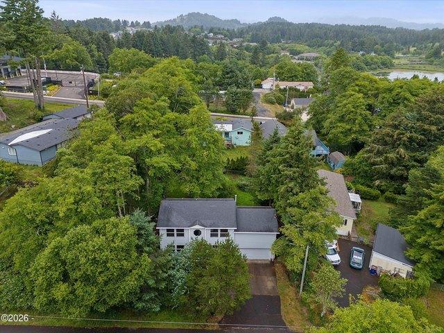 2885 NE 35th St, Lincoln City, OR 97367