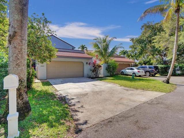 2885 Begonia Way, Cooper City, FL 33026