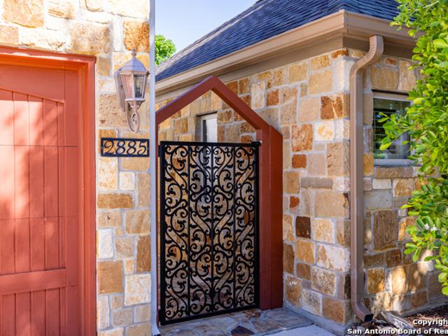 2885 Rock Barn Drive E