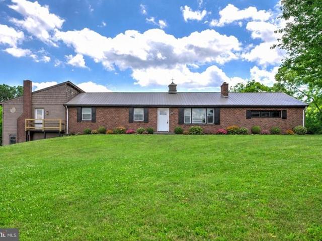 2885 Stoverstown Rd, Spring Grove, PA 17362