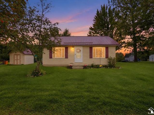 2885 W Lakeside Dr, West Branch, MI 48661
