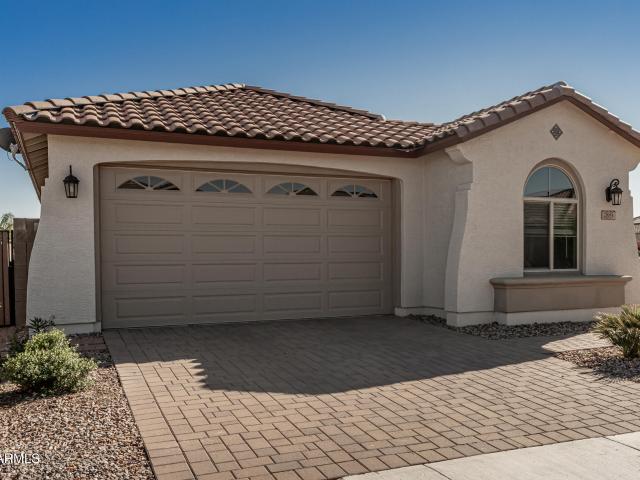 2885 W LYMAN Drive