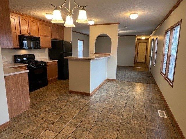 28863 Country Ln, Flat Rock, MI 48134