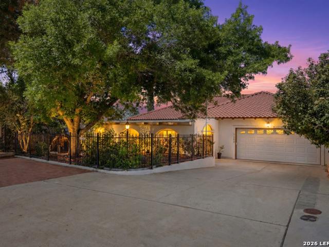 2886 Colleen Dr