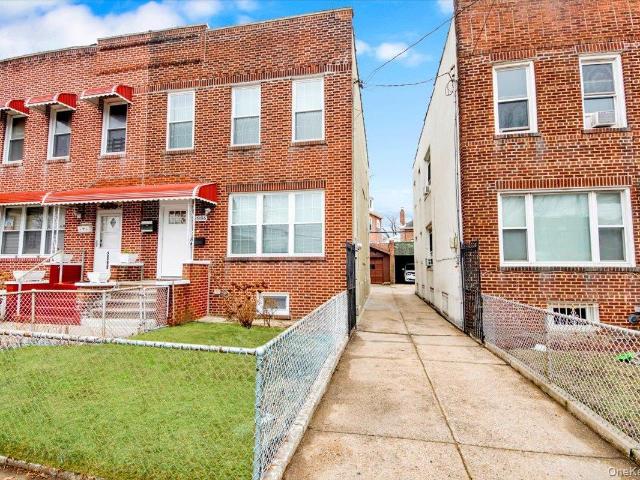 2886 Randall Avenue | Compass