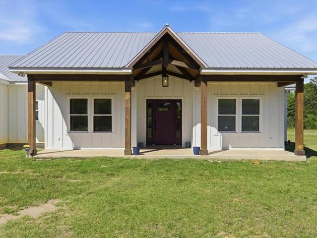 2887 Magnolia Blossom Ln, Marianna, FL 32446
