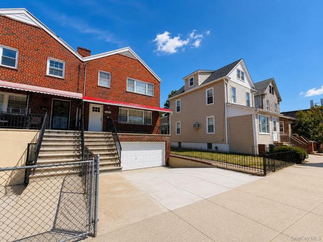 2887 Lamport Place