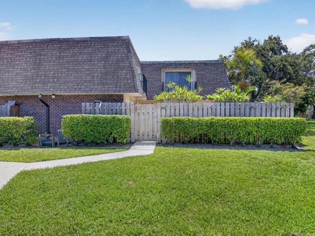 2887 SW 22nd Cir Unit 49B, Delray Beach, FL 33445