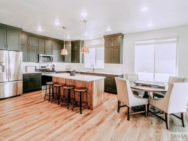 2889 N Curlew Dr, Idaho Falls, ID 83401 | MLS #2180 | Compass