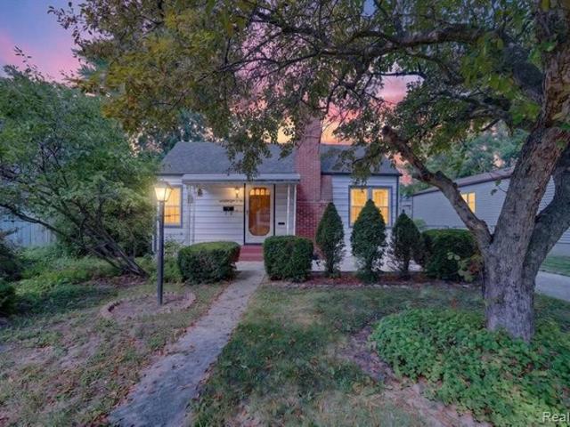 28805 Melvin St, Roseville, MI 48066