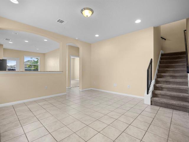 2880 Donnell Dr # 101