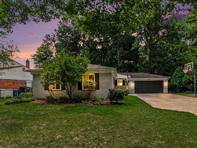 2880 Pebble Creek Dr, Ann Arbor, MI 48108