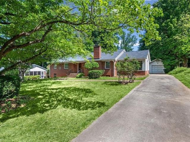 2881 Monticello Dr, Winston Salem, NC 27106