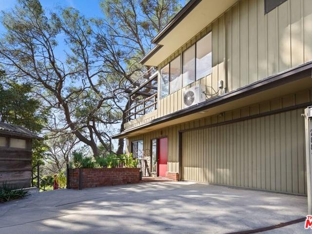 2881 Hollyridge Dr, Los Angeles, CA 90068
